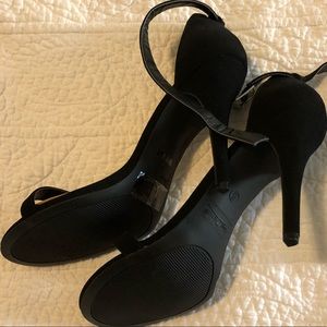 Anna Michelle | Shoes | New Anne Michelle Twostrap Black Heel Sandals ...